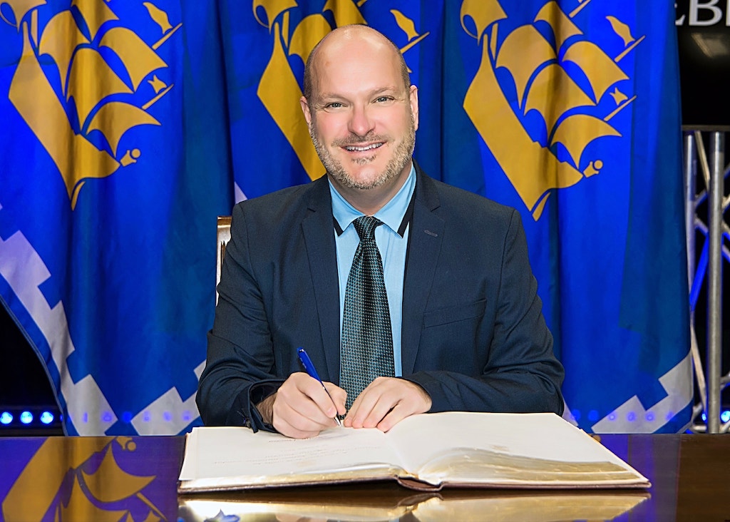 Claude Lavoie, conseiller municipal et écrivain - Le Carrefour de Québec