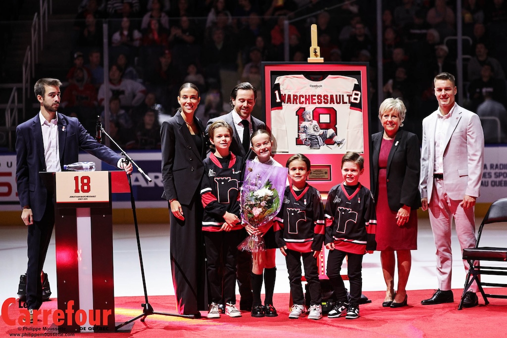 Jonathan Marchessault au plafond du Centre Vidéotron – Le Carrefour de ...